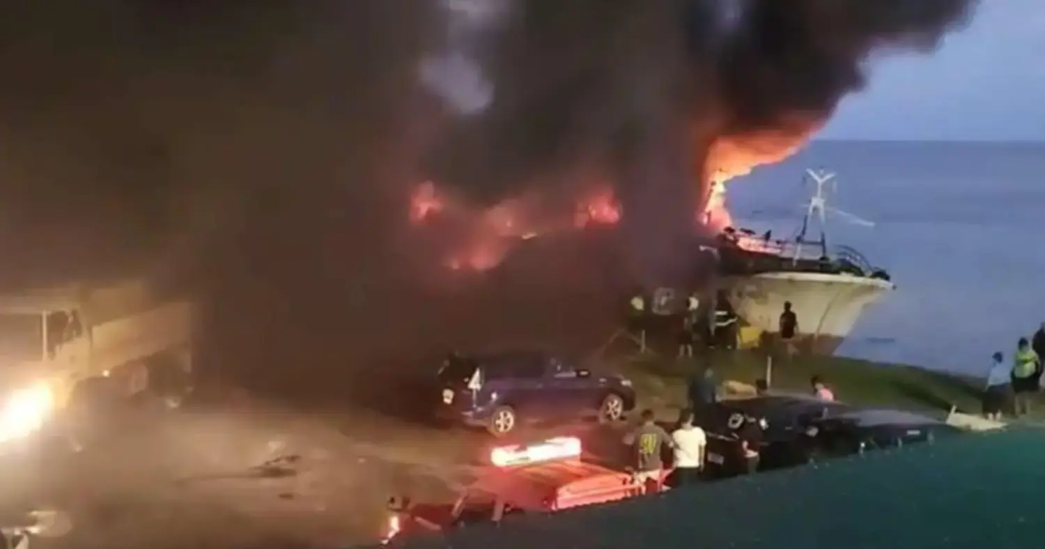 Samoa Observer | Fire destroys detained ships