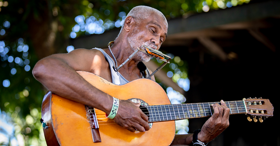 Samoa Observer | Music keeps "natural accoustic talent" alive