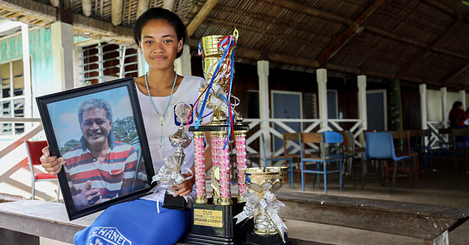 Samoa Observer | Chanel's top student dedicates achievement to father