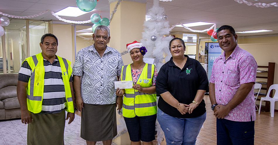 Samoa Observer | Tank Guy spreads Christmas cheer with measles