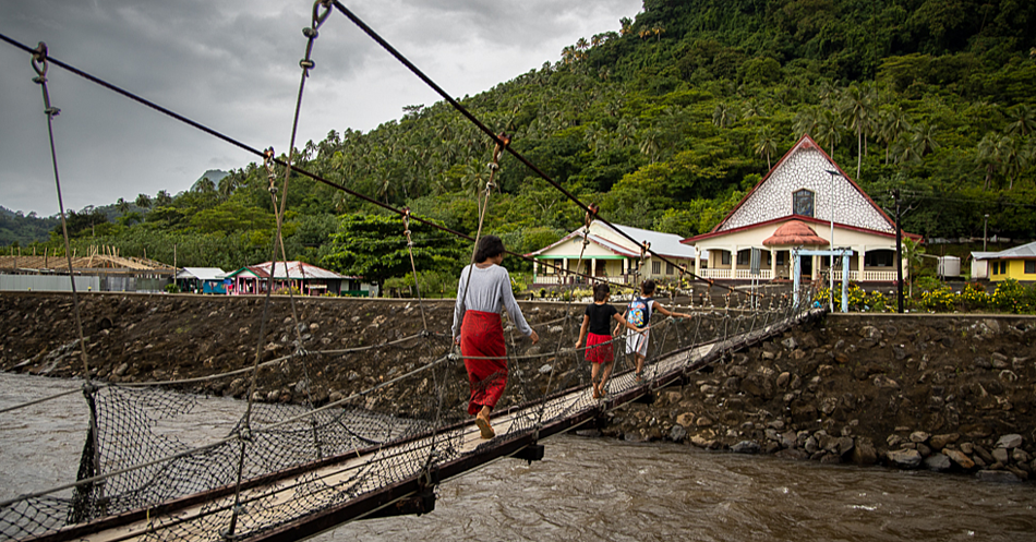 Samoa Observer | Lalomauga residents grateful for wire bridge