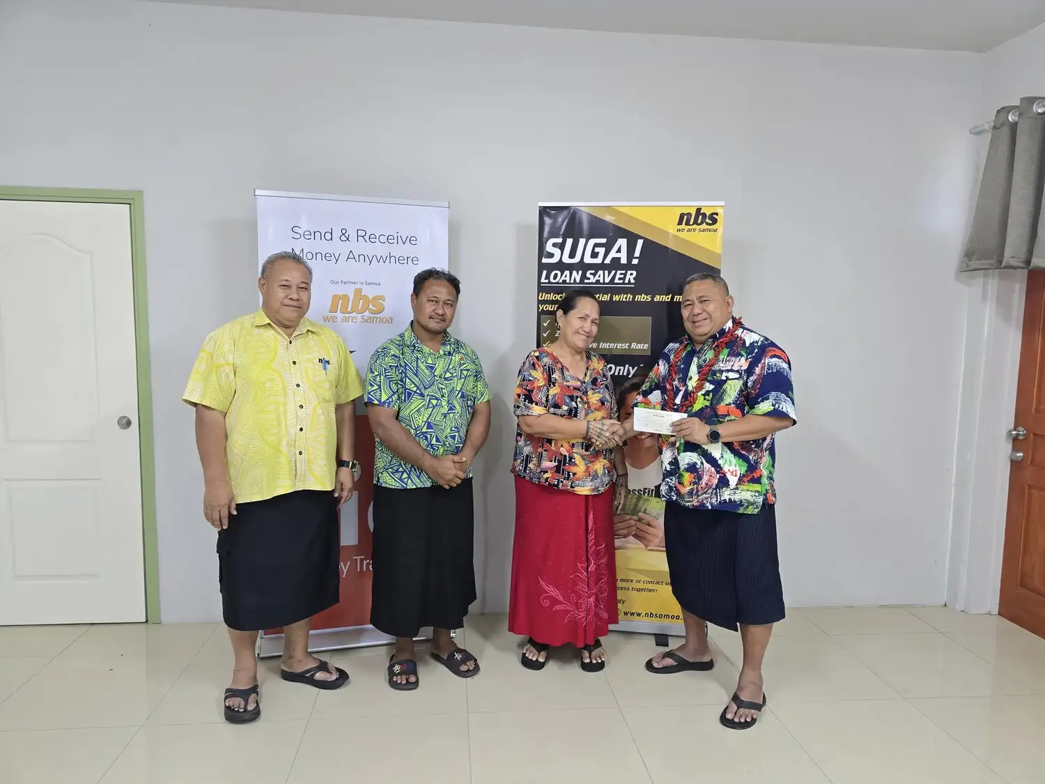 Samoa Observer | Bank gives 12K to help Savai'i students