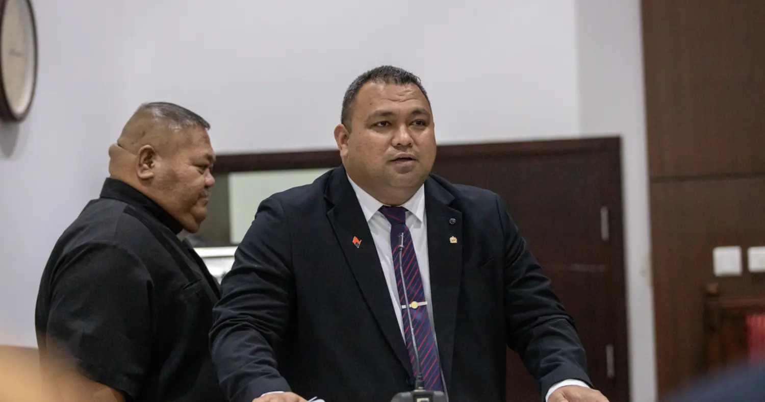 Samoa Observer | Justice boss gets law degree