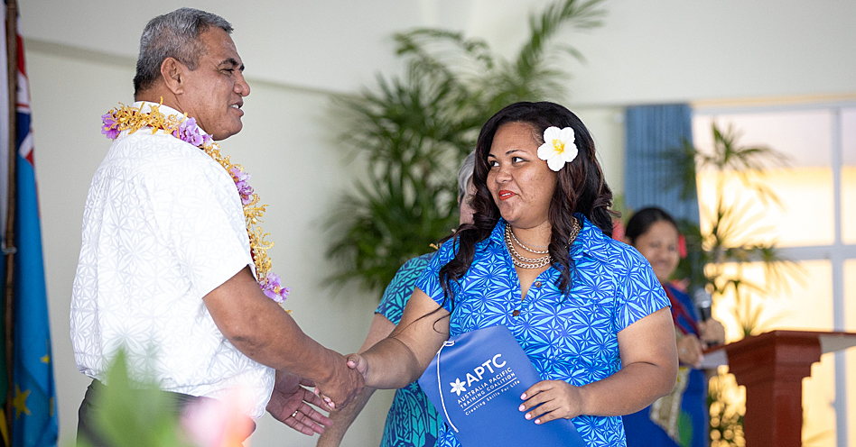 Samoa Observer | Mother overcomes struggles to graduate