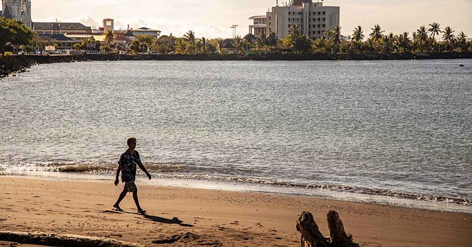 Samoa Observer | Economy keeps shrinking; world recovers