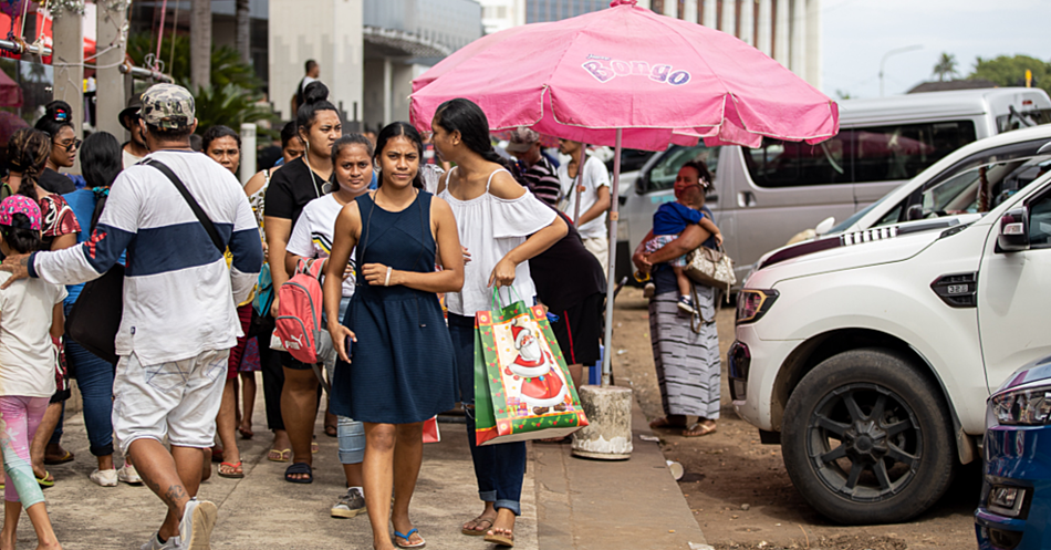 Samoa Observer | Last minute rush keeps streets of Apia busy