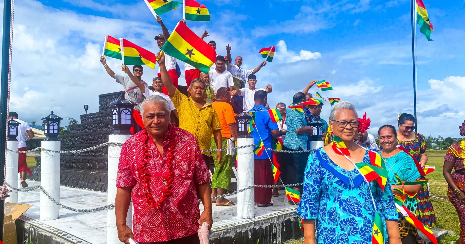 Samoa Observer | Ghana gives flags to Malie