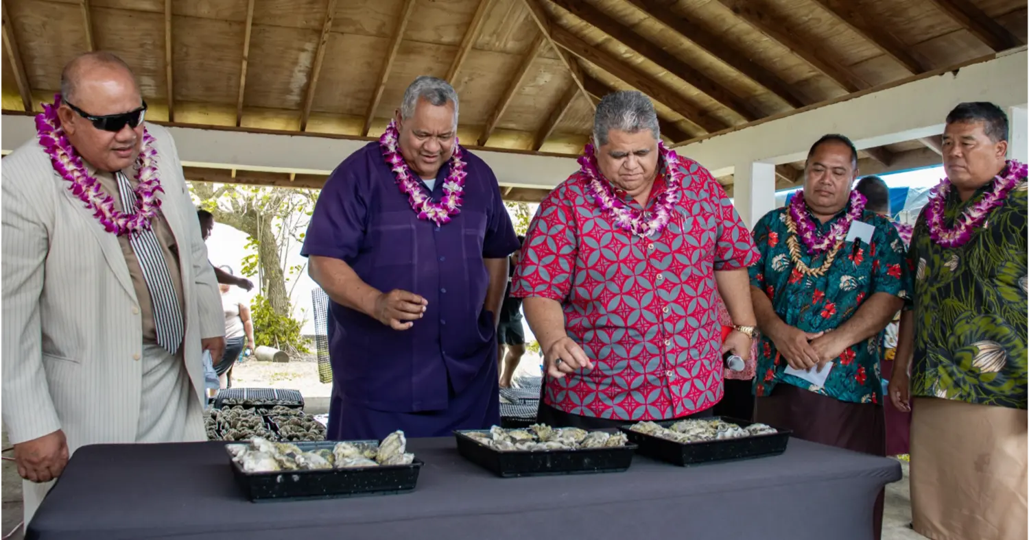 Samoa Observer | Samoa gifts 500 giant clams to American Samoa