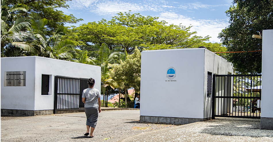 Samoa Observer | Fifty students get local scholarships