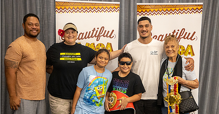 Samoa Observer | World boxing champion reconnects with family