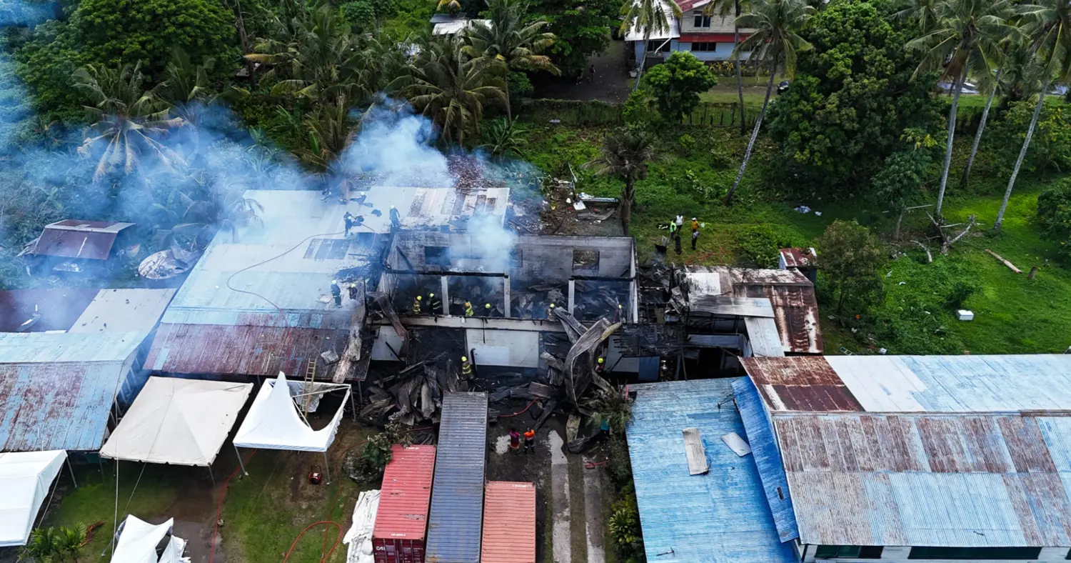Samoa Observer | Brave effort, firefighters save building, home