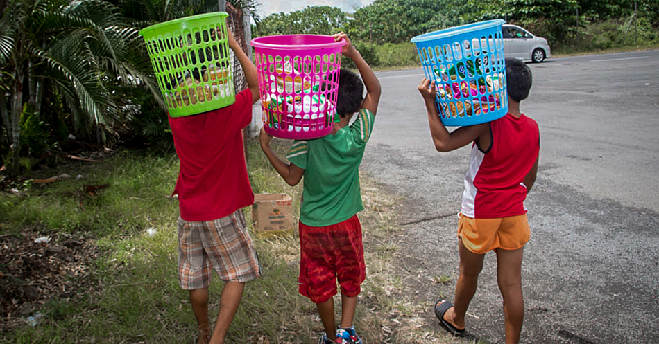 Samoa Observer | Child street vendor policy to be reviewed, says