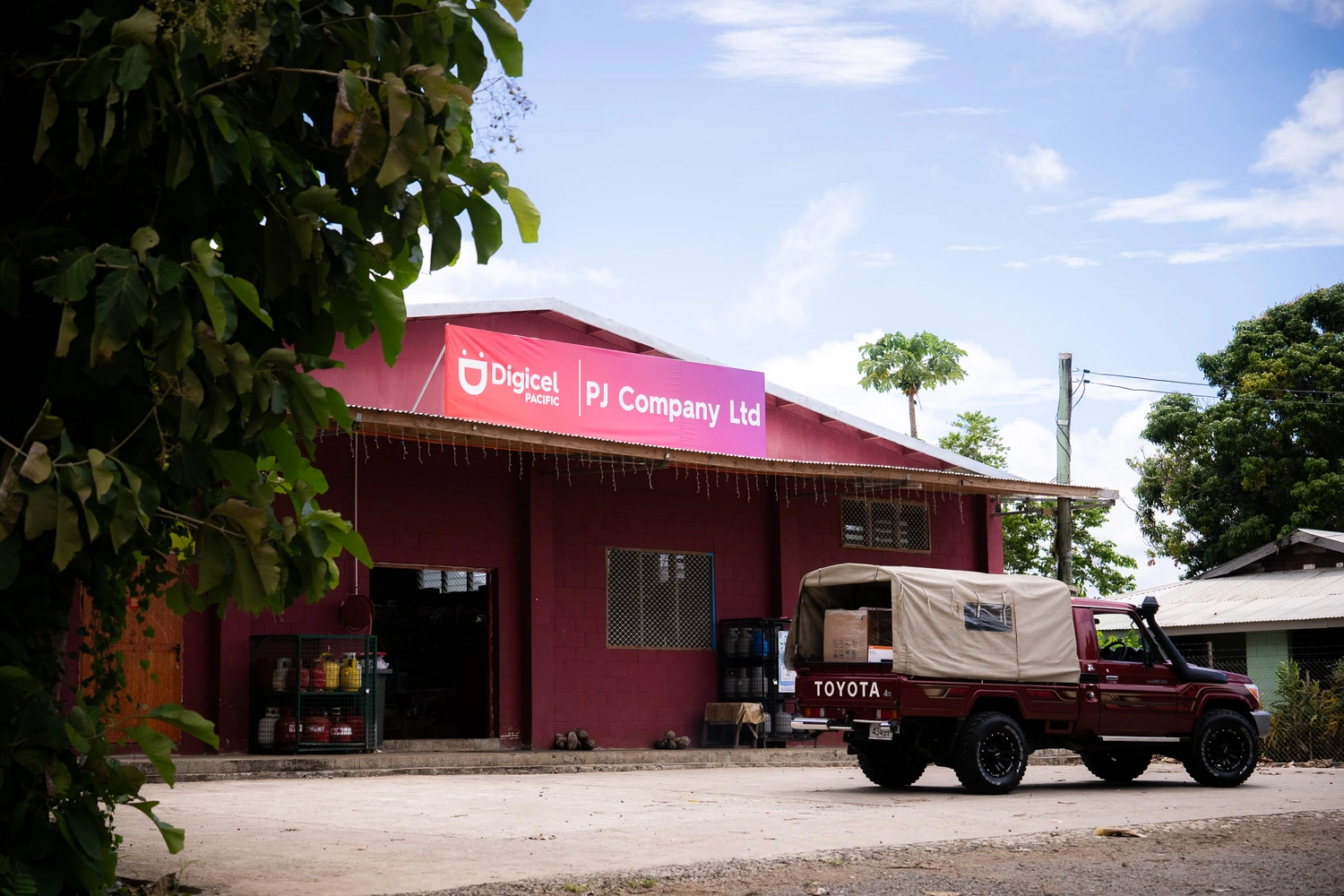 Samoa Observer | Gang robs Siusega shop