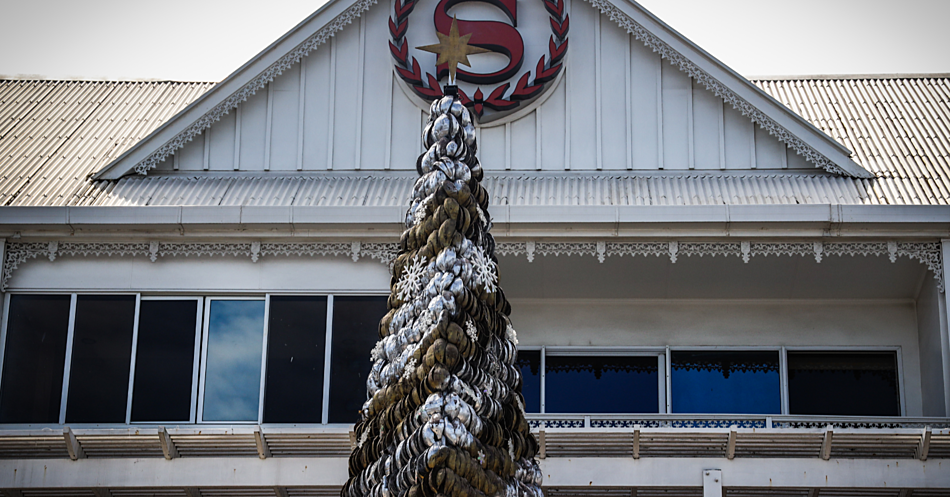 Samoa Observer | Sheraton's Coconut husk Christmas tree
