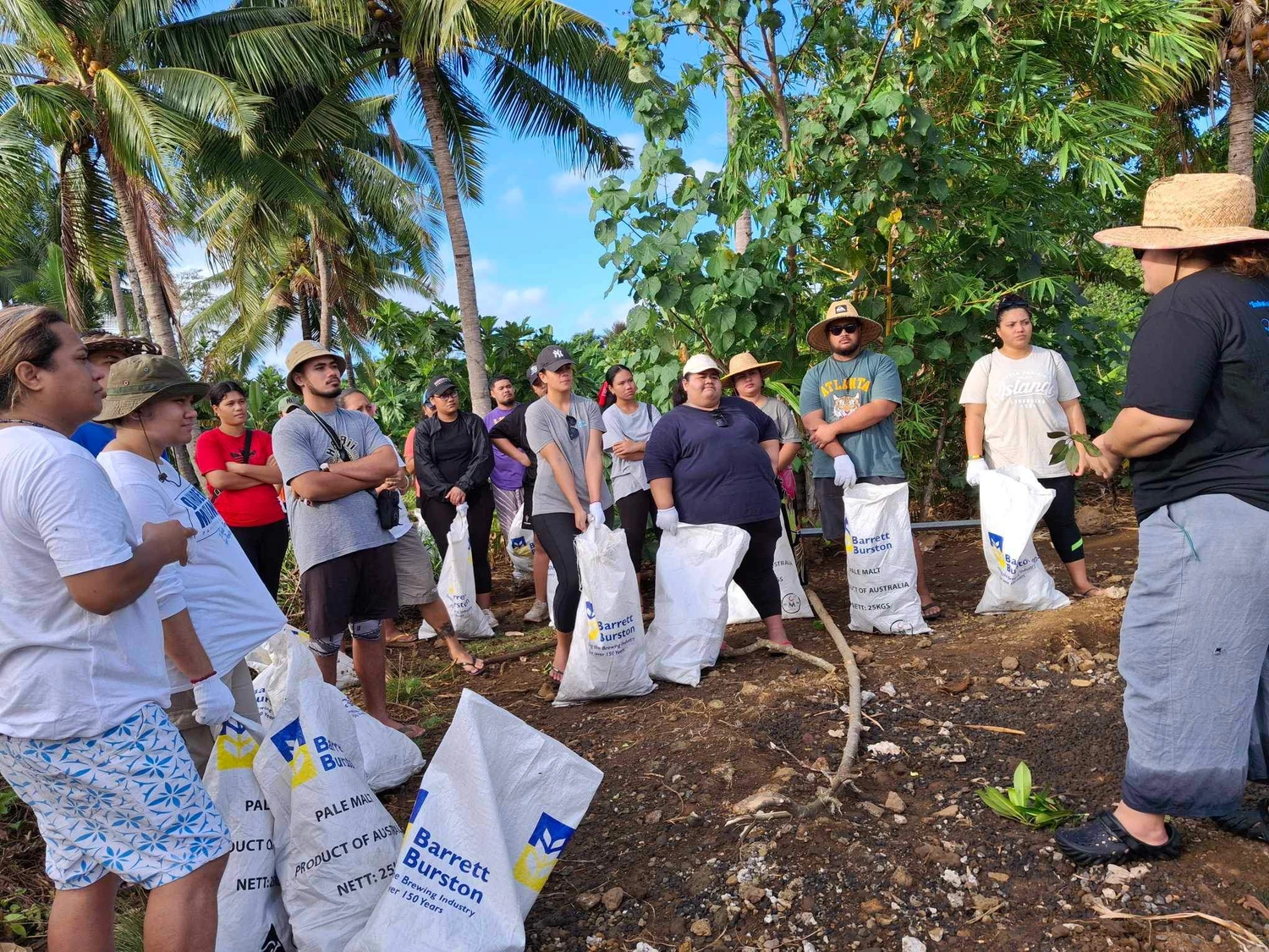 Samoa Observer | Youths clean Moataa mangroves