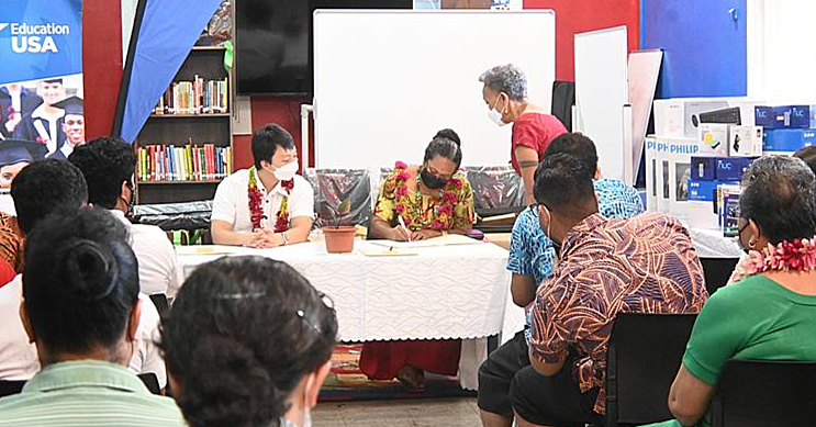 Samoa Observer | Nelson Memorial Library receives U.S. educational aid