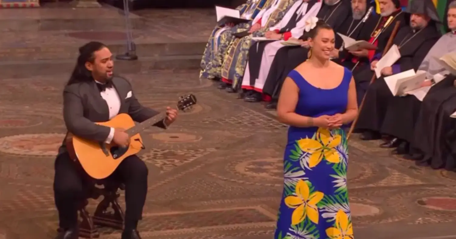 Samoa Observer | Samoan couple serenade Royals
