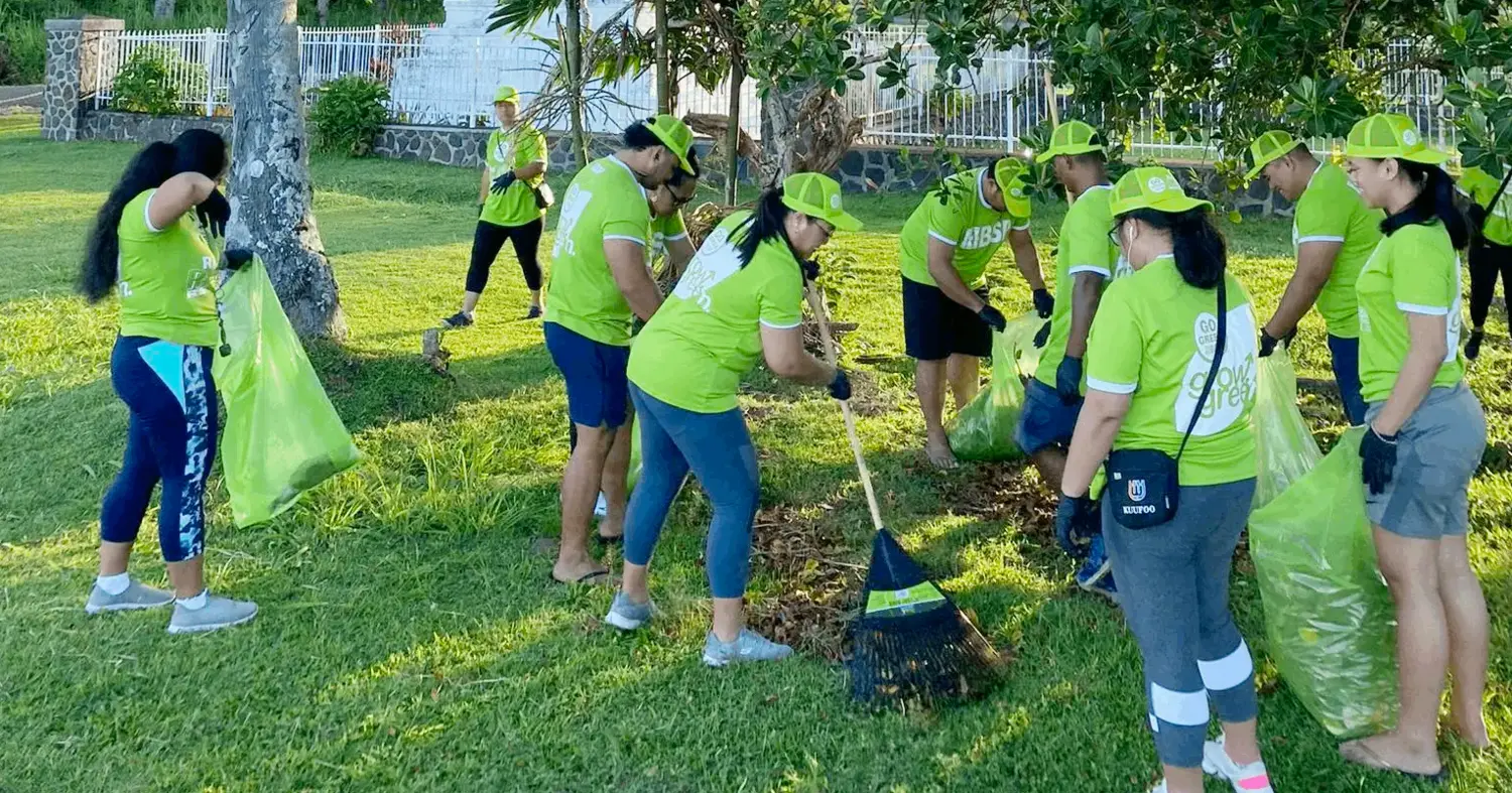 Samoa Observer | BSP staff, volunteers 'green up' Apia
