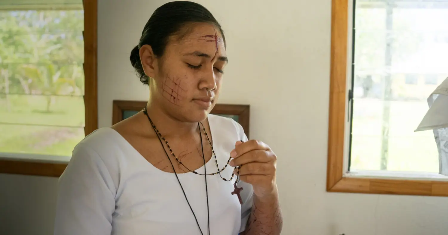 Samoa Observer | Teen claims she has stigmata