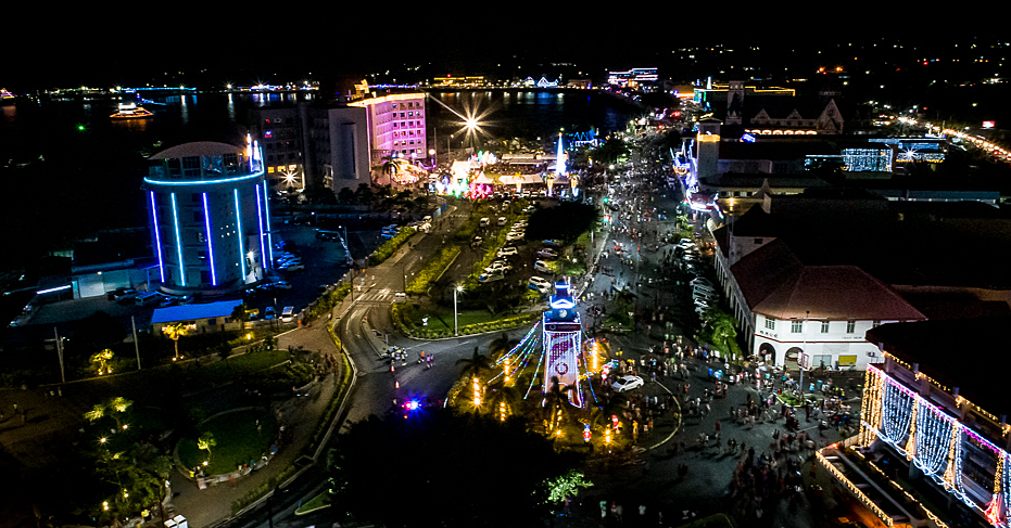 Samoa Observer | Town centre bathed in light, festive cheer